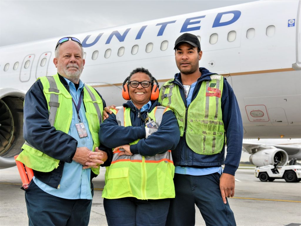 Largest Airline, Aerospace Labor Union Celebrates United Airlines ...