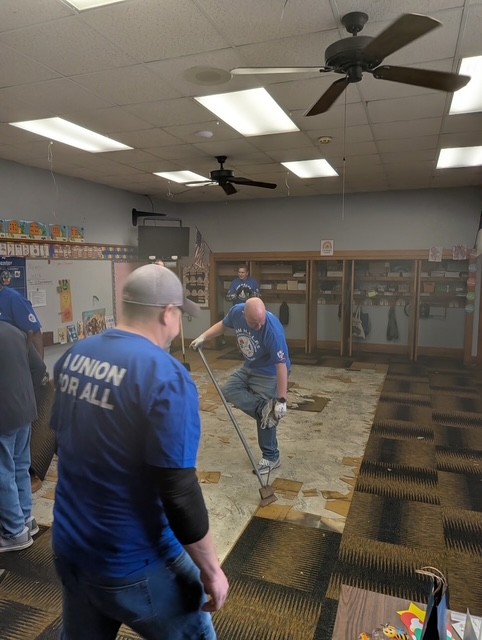 IAM District 837 Members Volunteer to Improve Local School - IAM Union